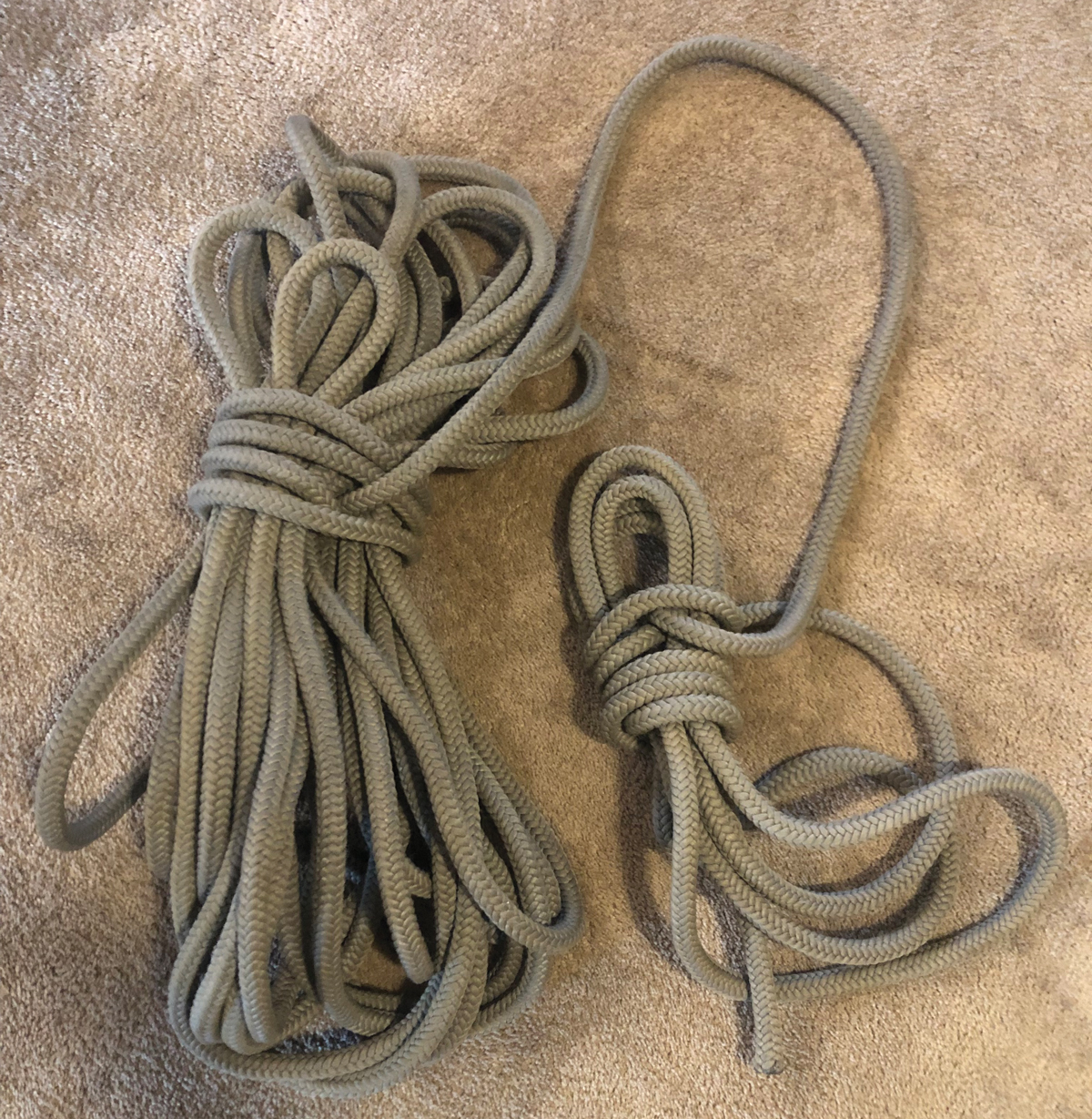 How to Tie a Overhand Knot in a Series - Grit